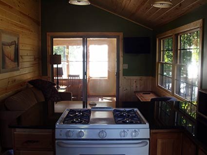 *Cozy Bee 2 Bedrooms/2 Baths ⋆ BugBee Hive Resort